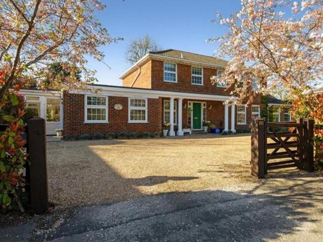 5 Bedroom House Alton Hampshire LS99736053