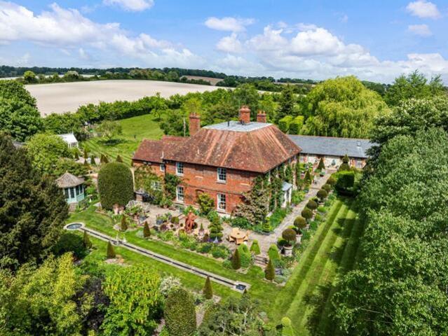 5 Bedroom House Alton Hampshire 99380960