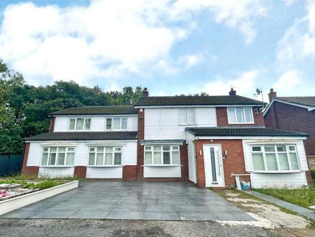 5 Bedroom House Ashton Under Lyne Tameside LS98903379