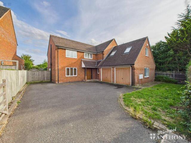 5 Bedroom House Aylesbury Buckinghamshire 99952222