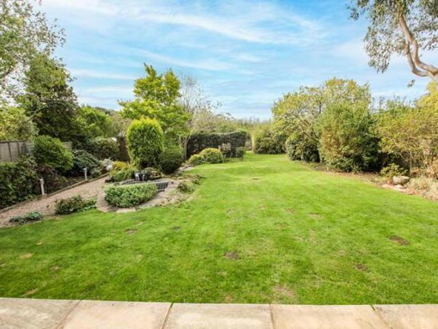 5 Bedroom House Battle East Sussex LS99840273