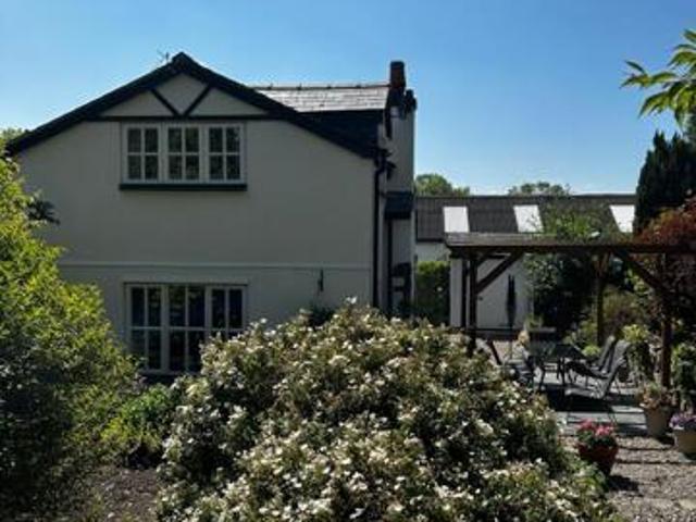 5 Bedroom House Bangor Gwynedd LS101677780