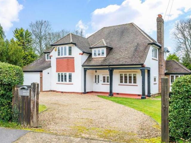 5 Bedroom House Banstead Great London LS101060295