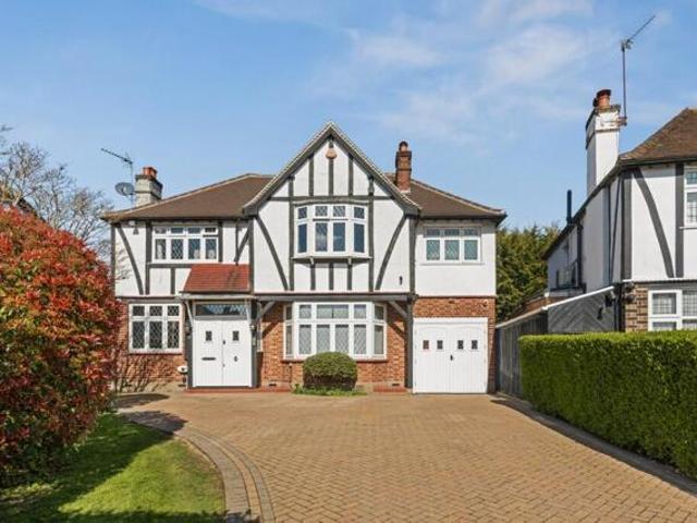 5 Bedroom House Barnet Greater London LS101352068