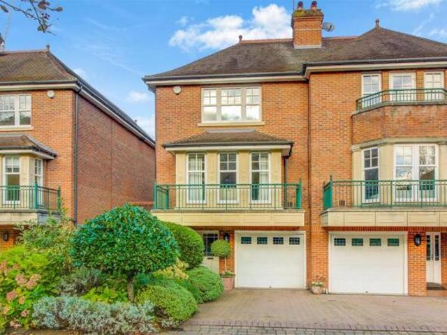 5 Bedroom House Barnet Greater London LS98649131
