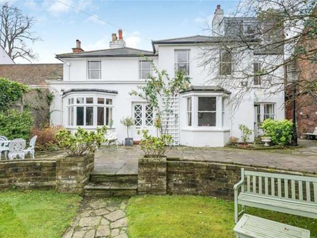 5 Bedroom House Barnet Greater London LS98649388