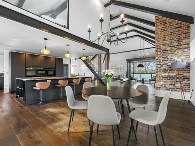 5 Bedroom House Barnet Greater London 99735888