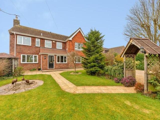 5 Bedroom House Barrowby Barrowby 101675303