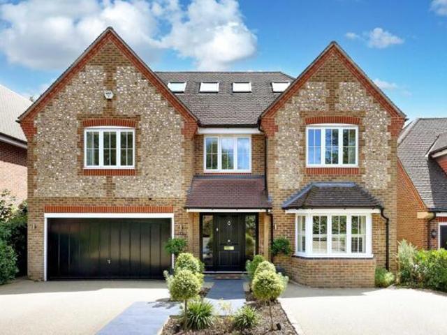 5 Bedroom House Beaconsfield Buckinghamshire 98718282