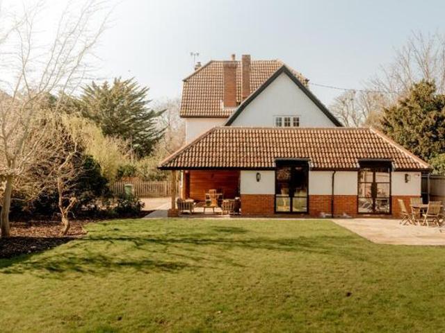 5 Bedroom House Beccles Suffolk LS101796868