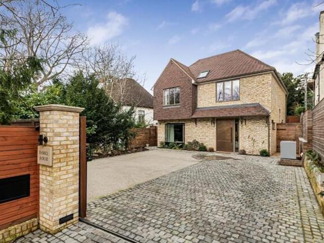 5 Bedroom House Bromley Greater London LS101743301