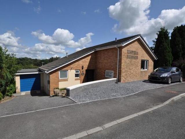 5 Bedroom House Bronwydd Arms Bronwydd Arms 99840280