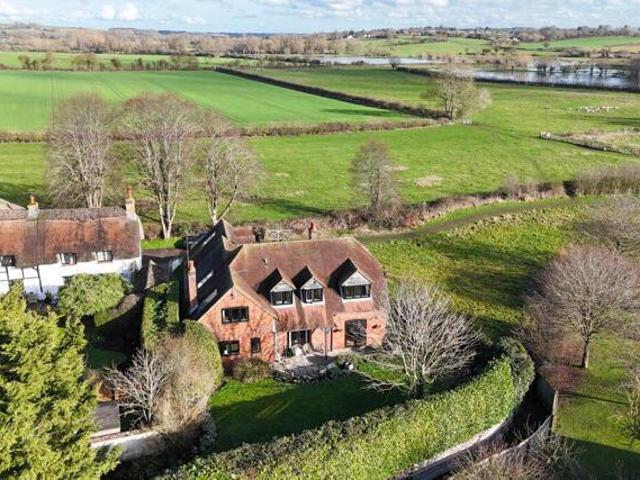 5 Bedroom House Buckinghamshire Buckinghamshire 98930129