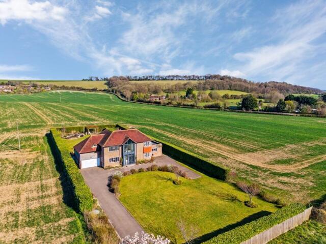 5 Bedroom House Buckinghamshire Buckinghamshire LS99203953