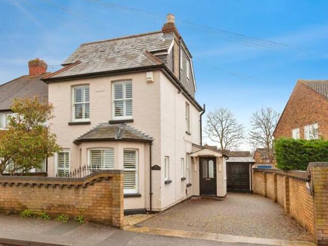 5 Bedroom House Burnham Slough 99130308