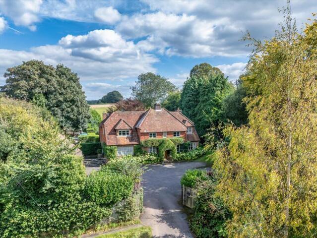 5 Bedroom House Godalming Surrey LS100503426