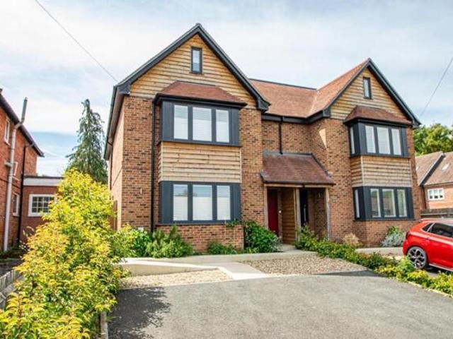 5 Bedroom House Goring Oxfordshire LS99130353