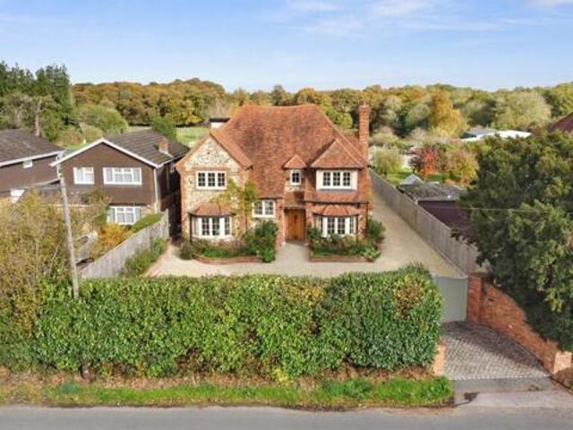 5 Bedroom House Gerrards Cross Buckinghamshire LS100541209