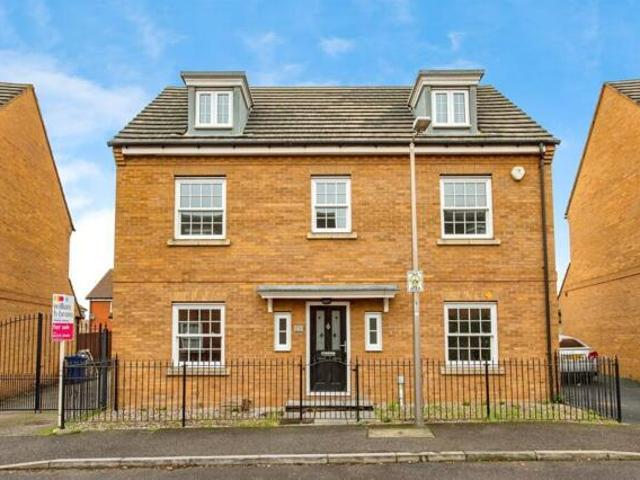 5 Bedroom House Grays Essex 99290362