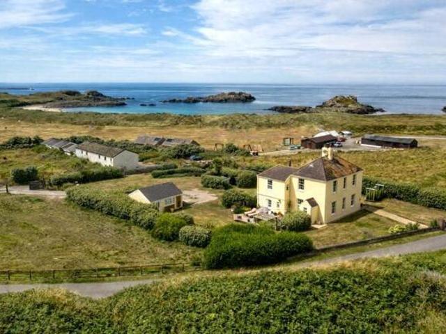 5 Bedroom House Guernsey Guernsey LS100648679