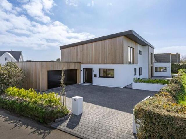 5 Bedroom House Guernsey Guernsey LS101060053