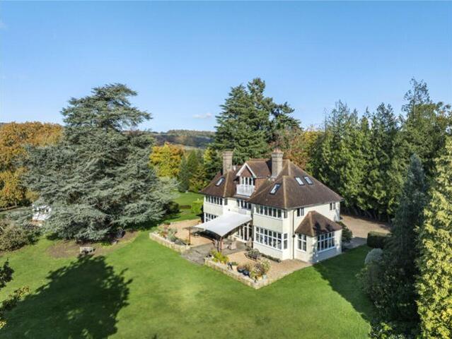 5 Bedroom House Dorking Surrey 101351844