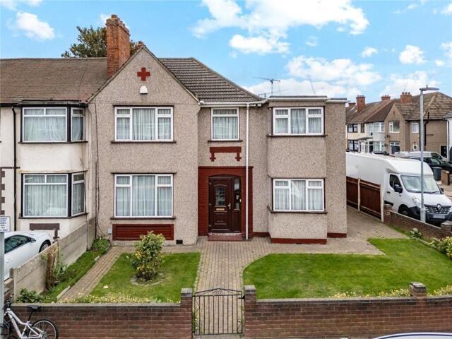 5 Bedroom House Dagenham Greater London LS101676534