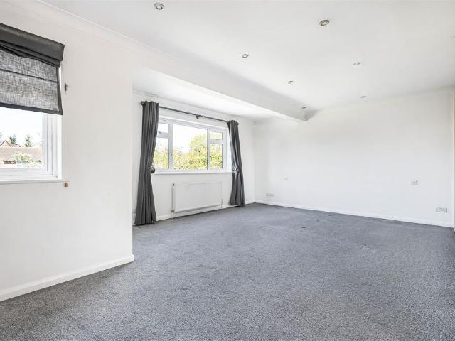 5 bedroom house detached