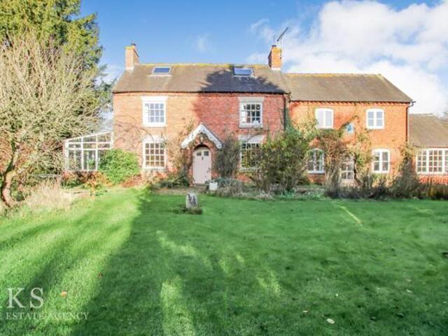5 Bedroom House Derbyshire Derbyshire 101379108