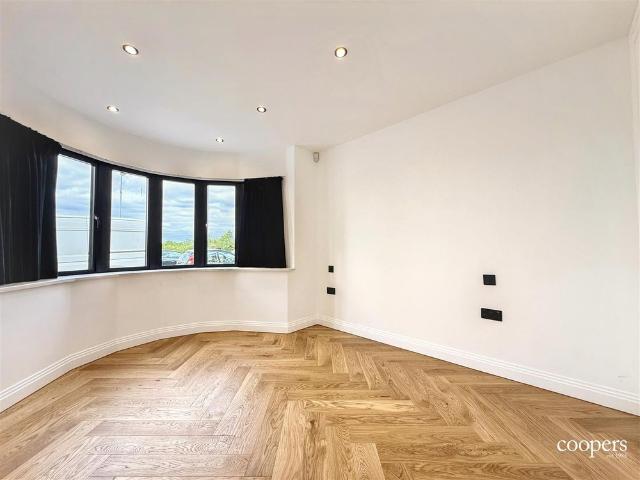 5 bedroom house end terrace