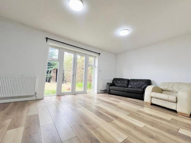 5 bedroom house end terrace