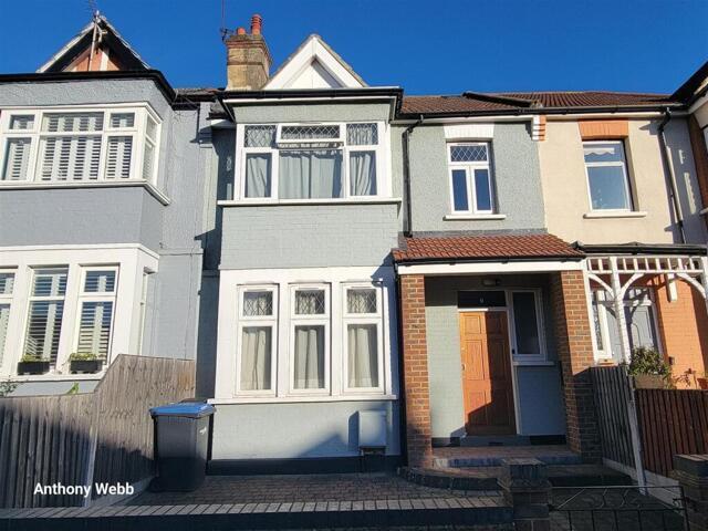 5 Bedroom House Enfield Greater London 98834566