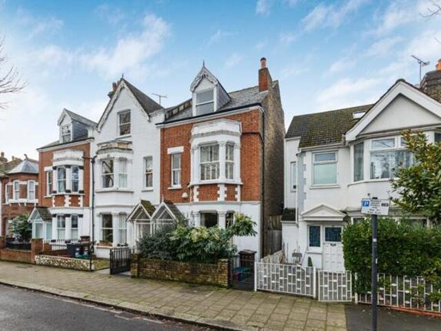 5 Bedroom House Ealing Greater London LS99735809