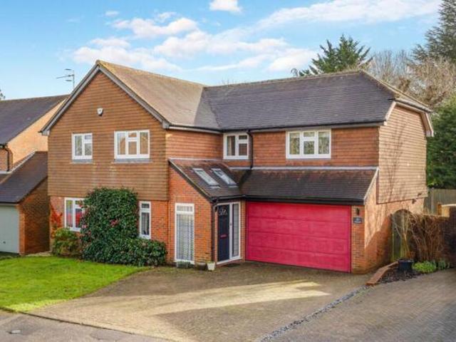 5 Bedroom House East Sussex Kent LS99608195