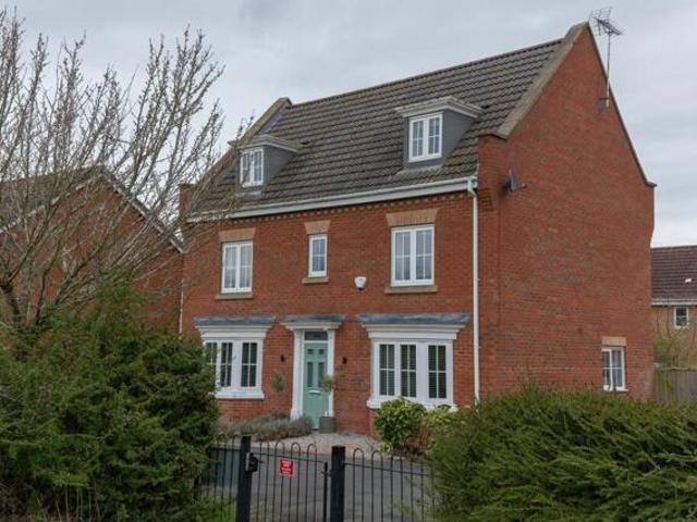 5 Bedroom House Edwinstowe Nottinghamshire LS100456887