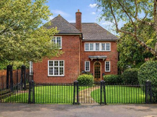 5 Bedroom House Epping Forest Great London 101278095