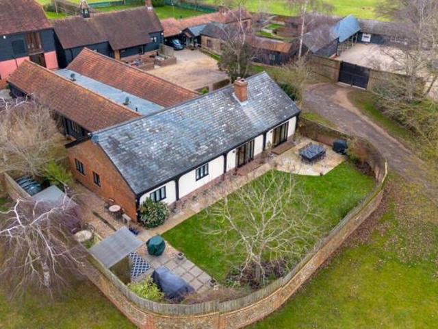 5 Bedroom House Essex Essex LS101674900