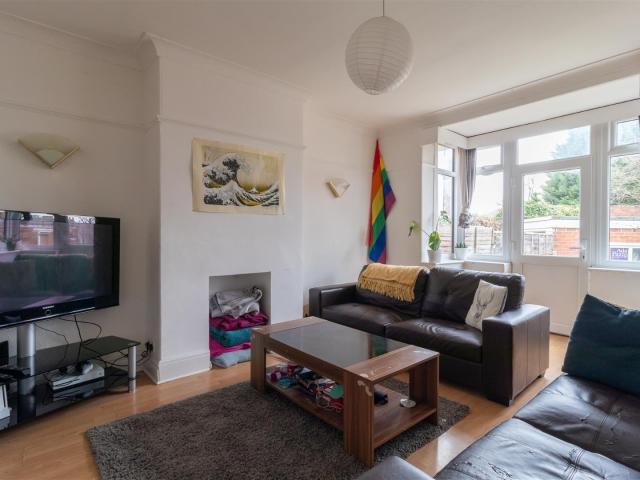 5 Bedroom House for rent at St Anne`s Road, Headingley, Leeds