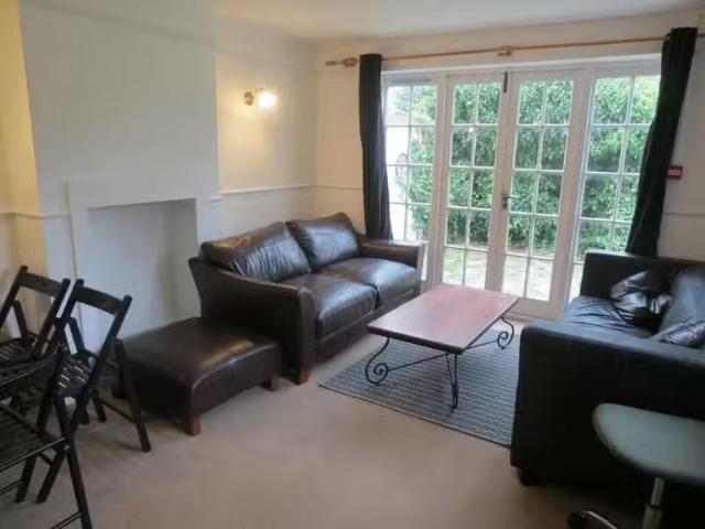 5 bedroom house for rent in 5 bedroom Detached House in Ensbur.