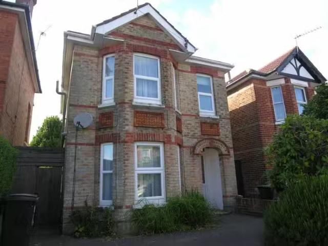 5 bedroom house for rent in 5 bedroom Detached House in Winton.