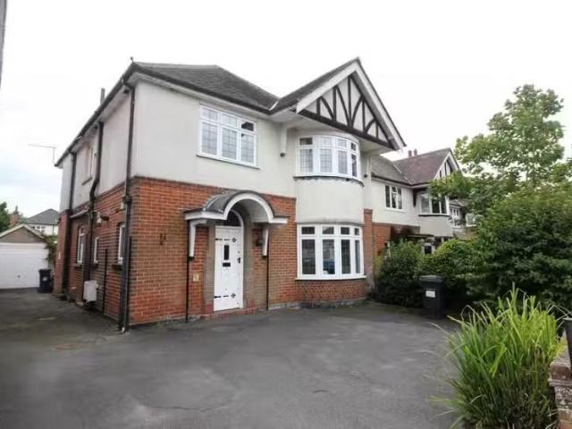 5 bedroom house for rent in 5 bedroom Detached House in Winton.