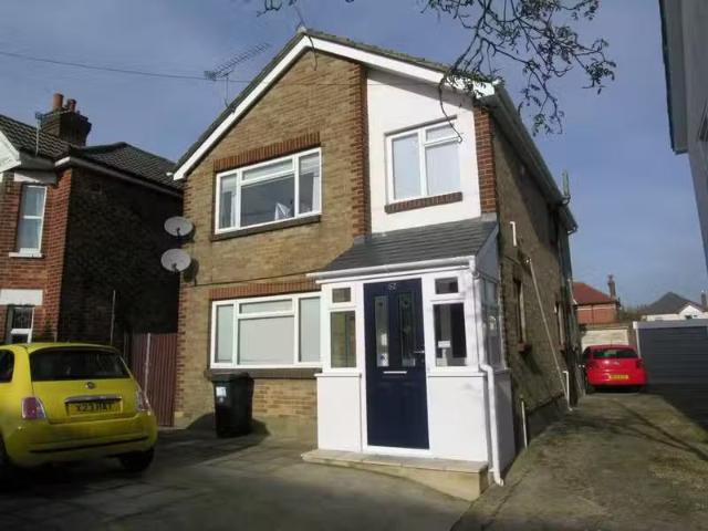 5 bedroom house for rent in 5 bedroom Detached House in Winton.