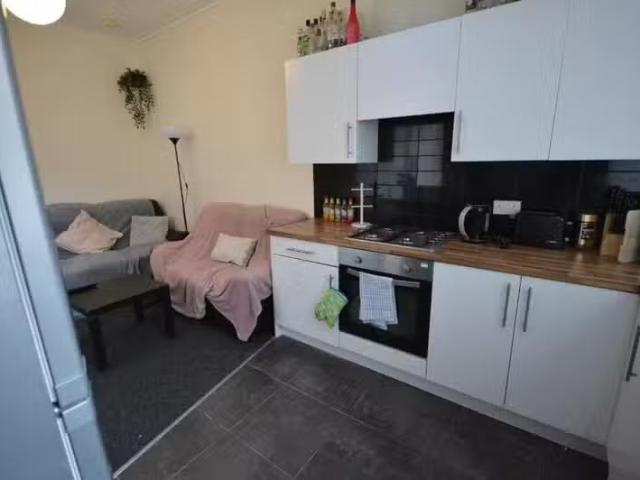 5 bedroom house for rent in 6 Mossley Avenue, Liverpool, Merse.