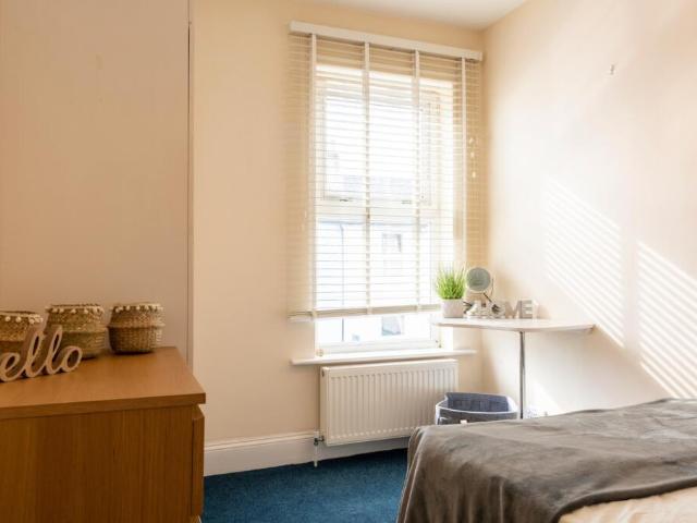 5 bedroom house for rent in Courtenay Street, Cheltenham, GL50