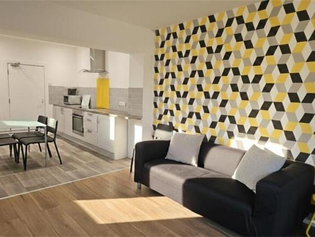 5 bedroom house for rent in Columbia Road, Ensbury Park, BH10