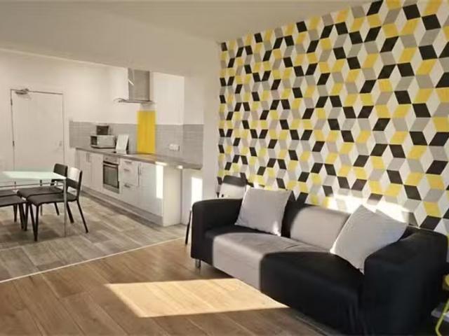 5 bedroom house for rent in Columbia Road, Ensbury Park, BH10