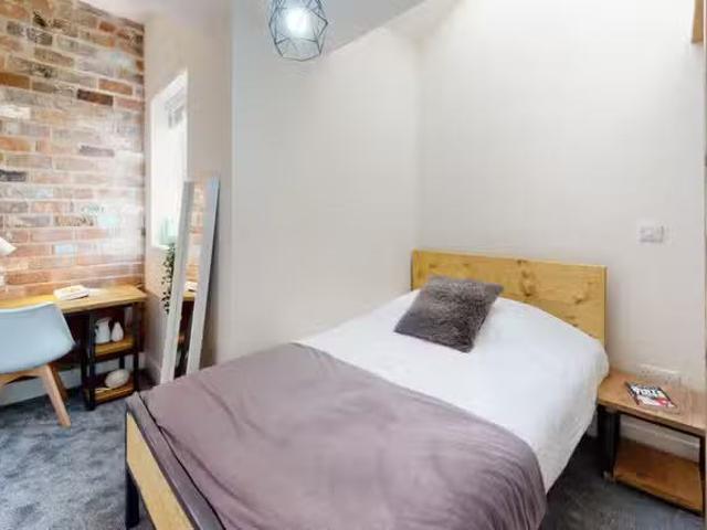 5 bedroom house for rent in Carlyle Road, Birmingham, B16