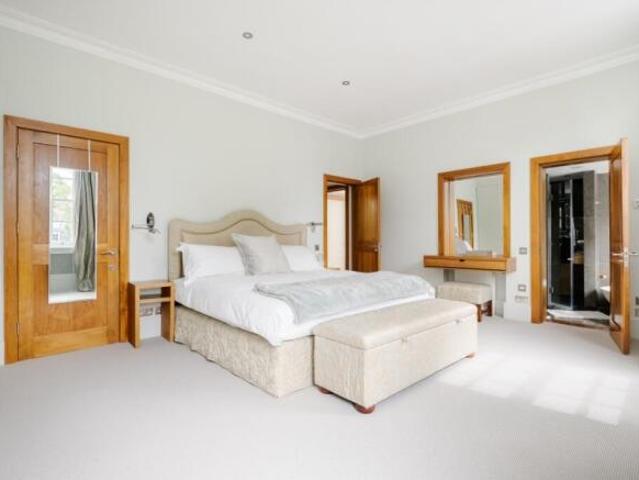 5 bedroom house for rent in Addison Road London W14