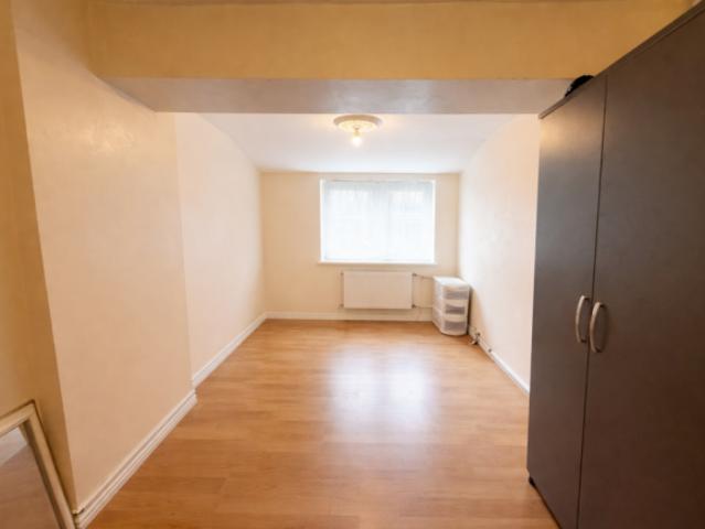 5 bedroom house for rent in Addison Road, South Norwood, SE25