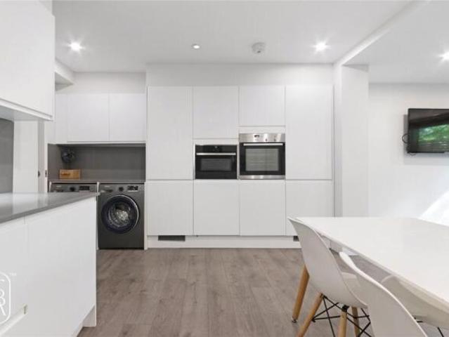 5 bedroom house for rent in Barnfield Place, London, E14